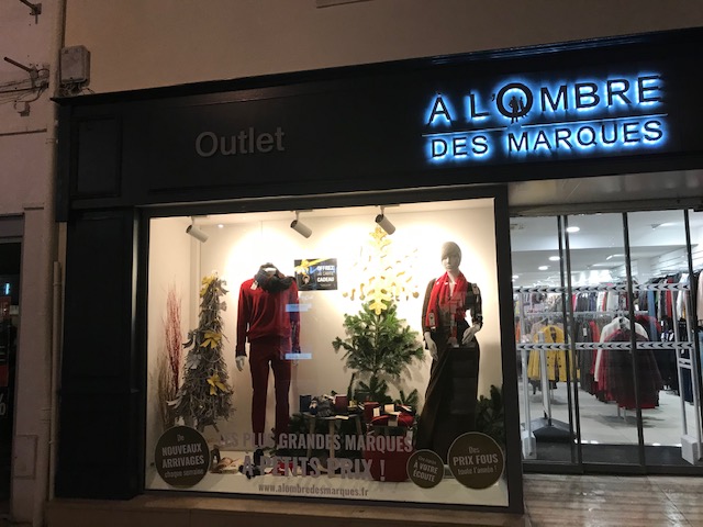 A L'OMBRE DES MARQUES - Vitrine du Centre Ville